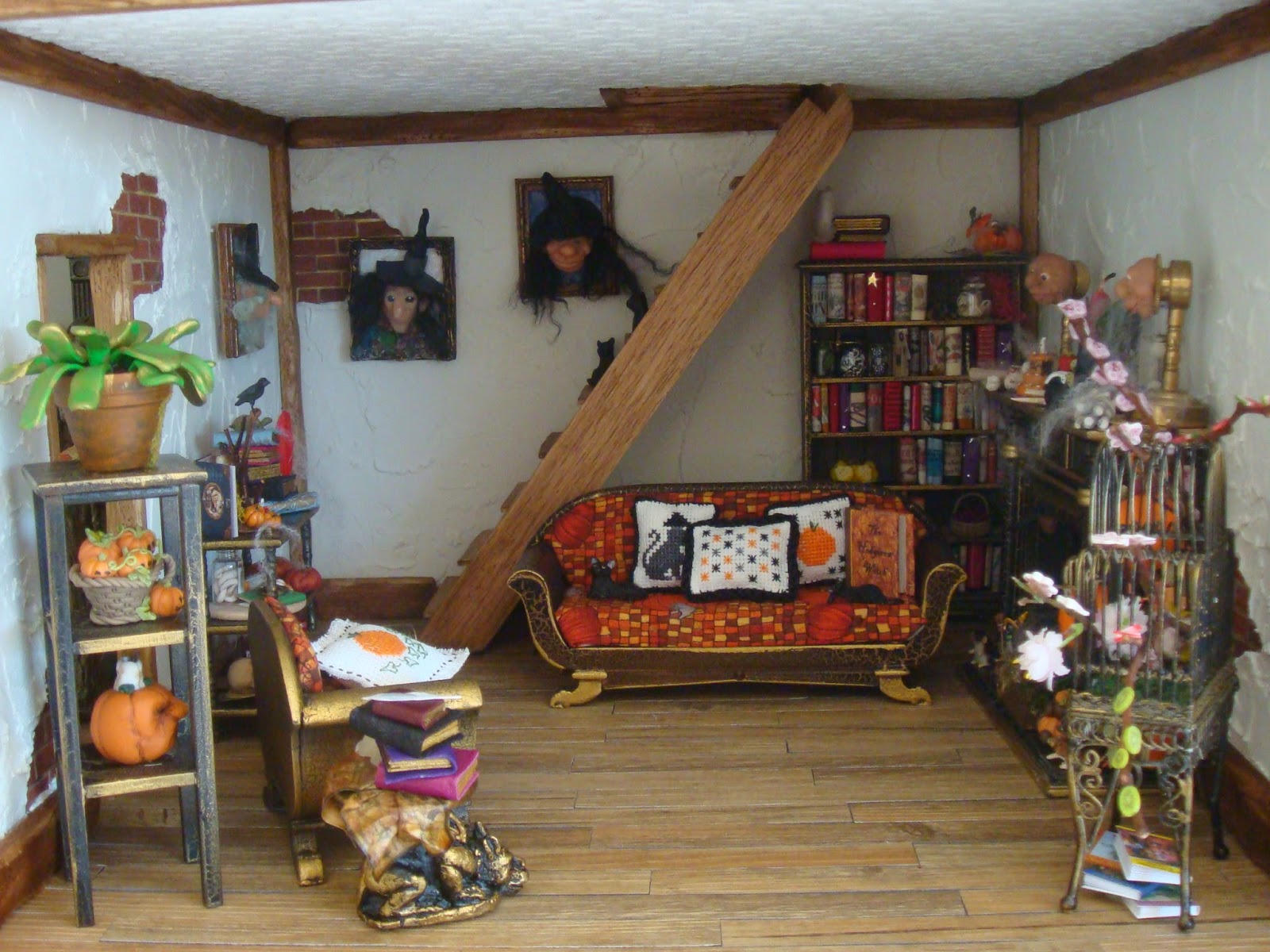 On Being a Mini Mum......: A Second Visit to the Tudor Witch House ...