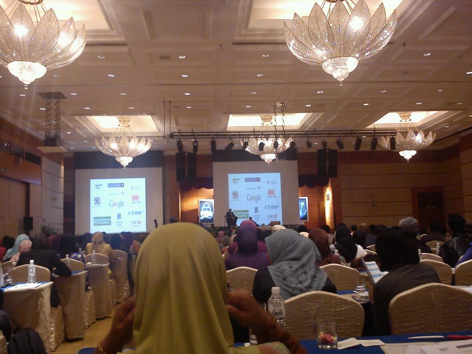 Mazuriah's world: Seni menconteng