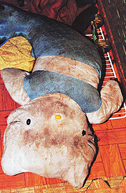 Infinitas Palabras Misteriosas: El asesinato de Hello Kitty