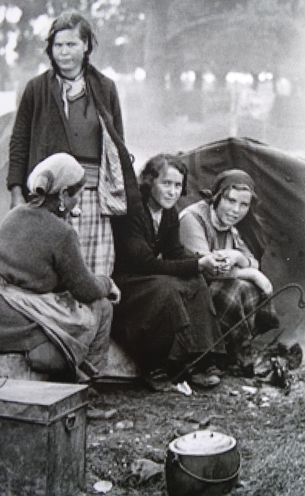 Tour Scotland: Old Photograph Gypsies Stanely Perthshire Scotland