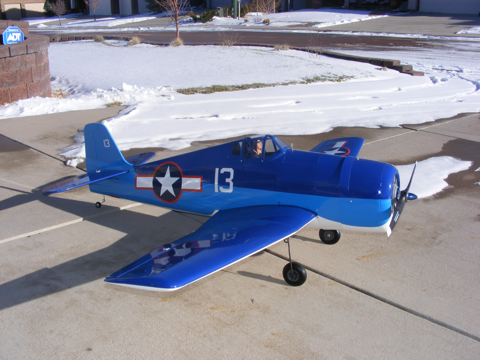 Crazzyflyer's Rc Planes: Hangar 9 War birds: P 47 The Jug, F4U Corsair ...
