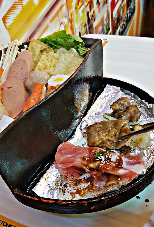 Two Pesos Puchong Steamboat 两披索蒲种火锅: 在两披索火锅也可以烤肉啦！