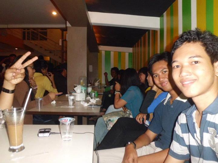 Buka Puasa Bersama Alumni SMP 194 di Pecel Lele Lela | PATRIOTISME ...