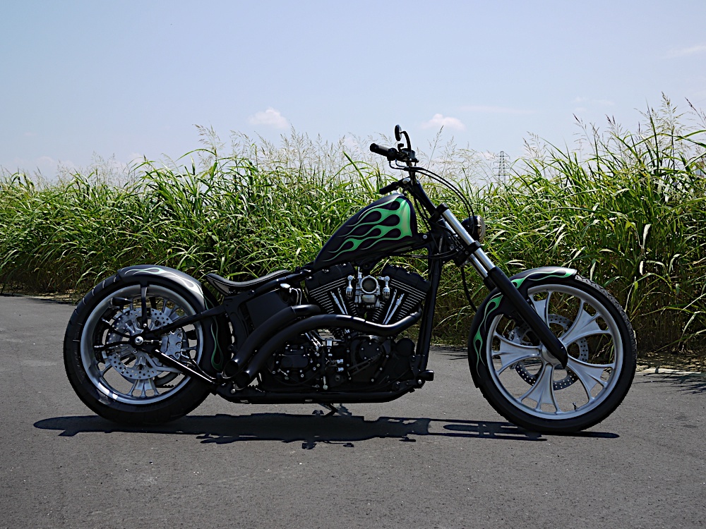 DecontCustoms: Custom Build Bikes