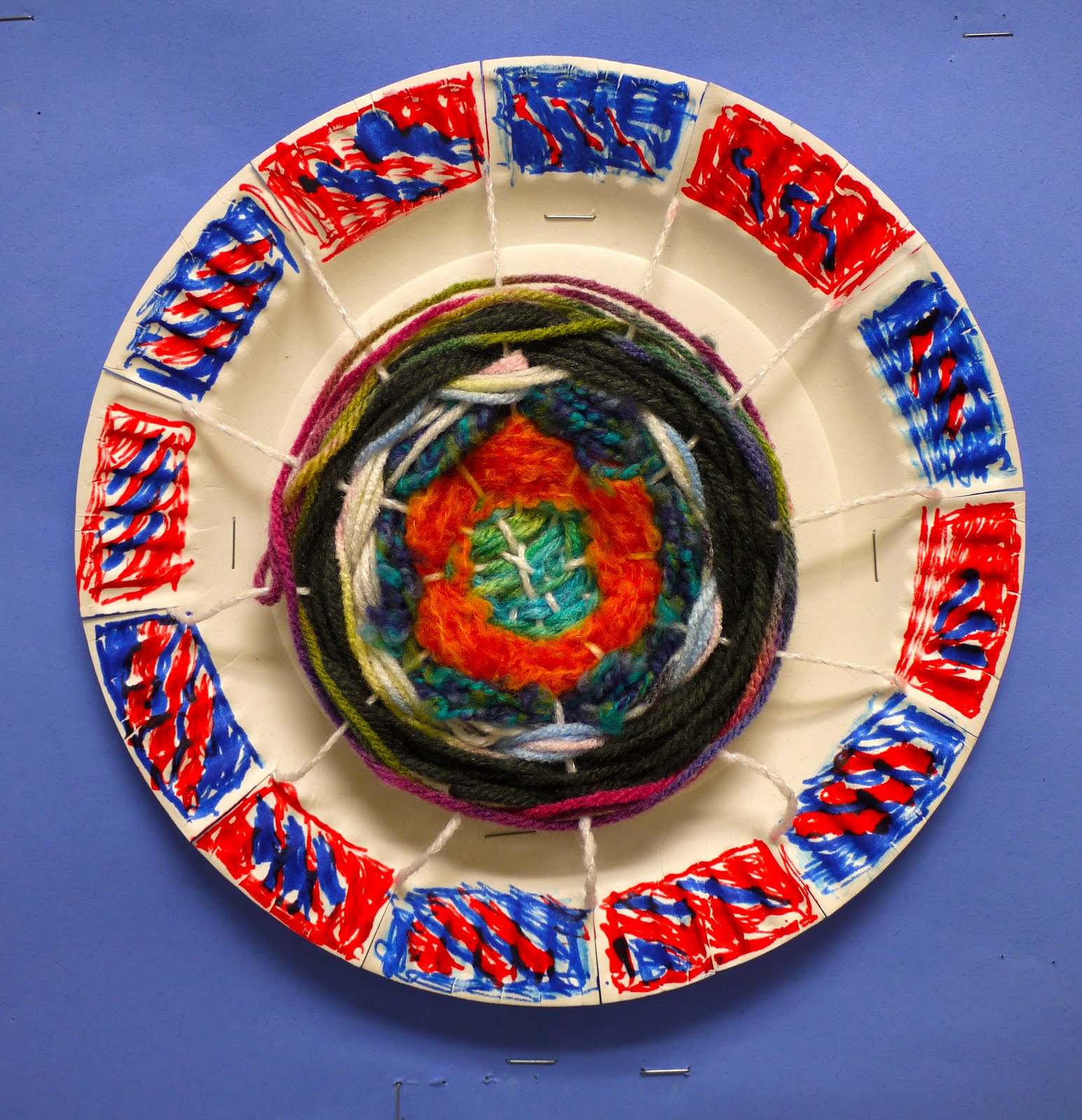Inga's Art Room: paper plate weaving
