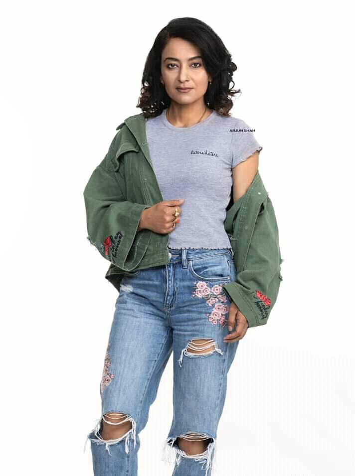 The Truth About mahabharat Story: L'héroïne, Jharna Thapa et sa fille ...