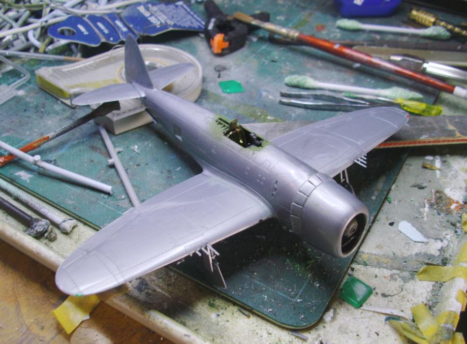 FalkeEins - a modelling blog: Revell P-47 1:72 Lt. Raymond Knight, 350th FG