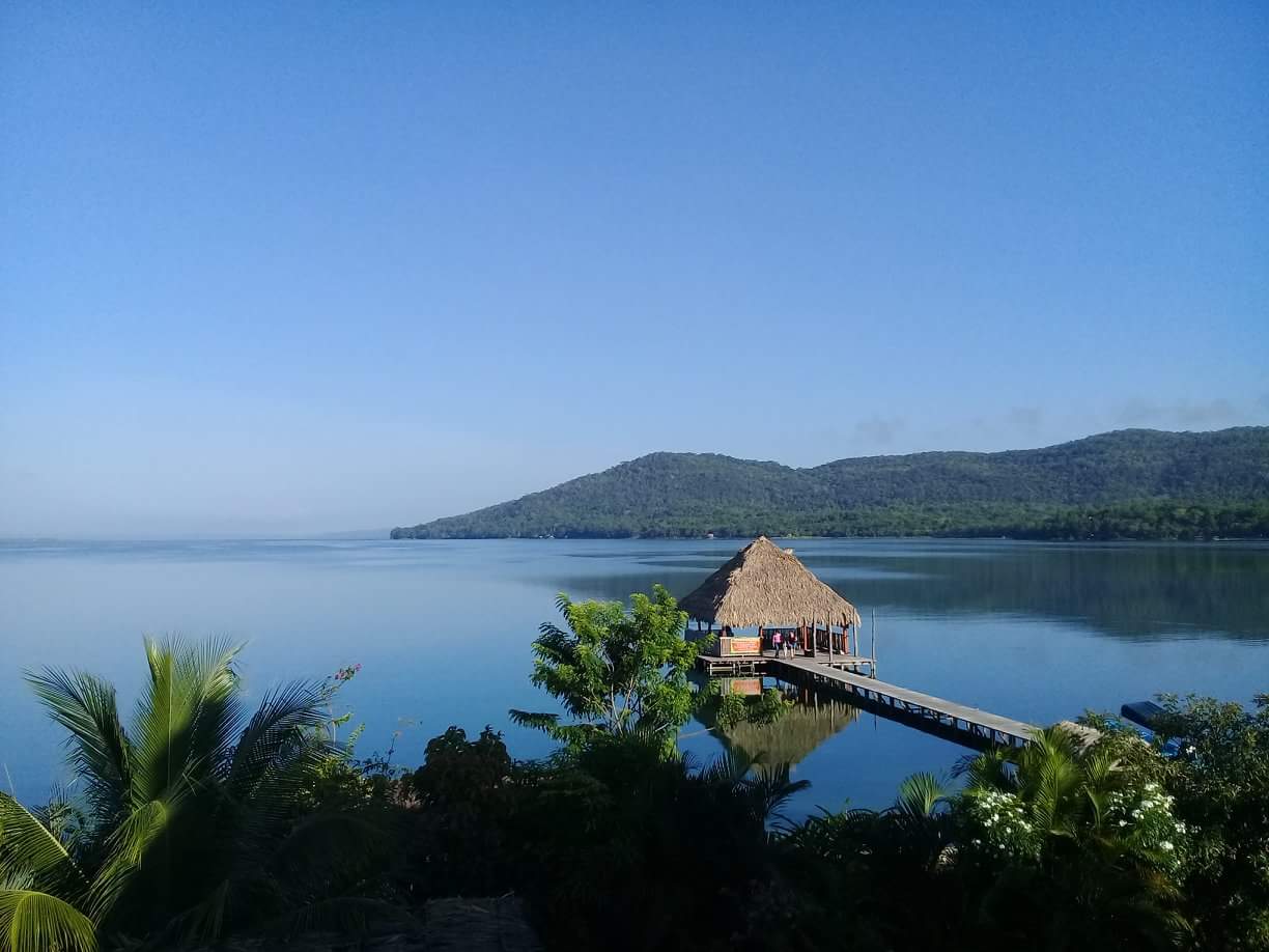 El Remate. Lago Petén Itzá.