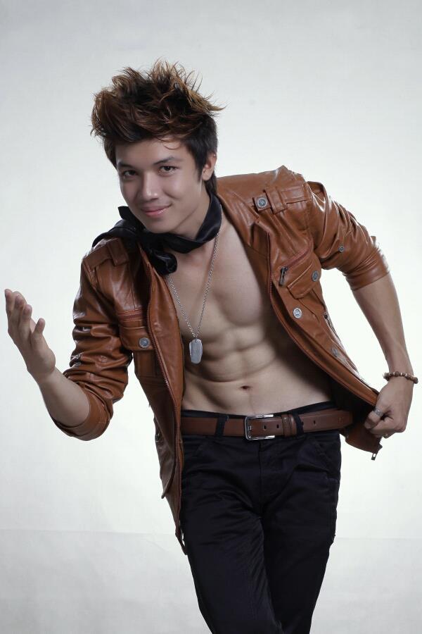 M Y A N M A R H U N K S Shirtless Zin Min Htet
