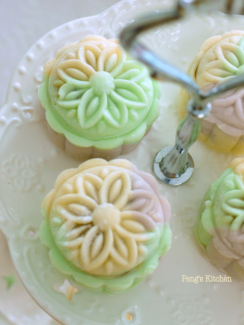 Peng's Kitchen: Assorted Mini Snowskin Mooncakes