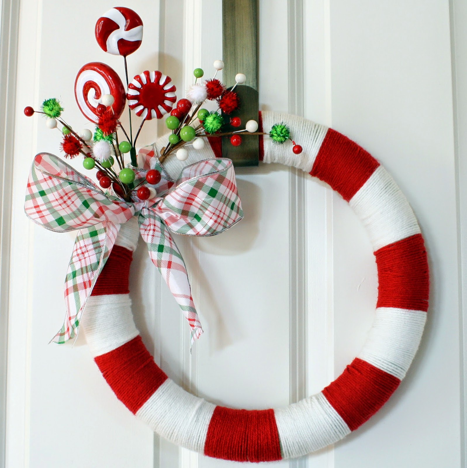 Candy Cane Wreath | DIY Tutorial - Doused in Pink