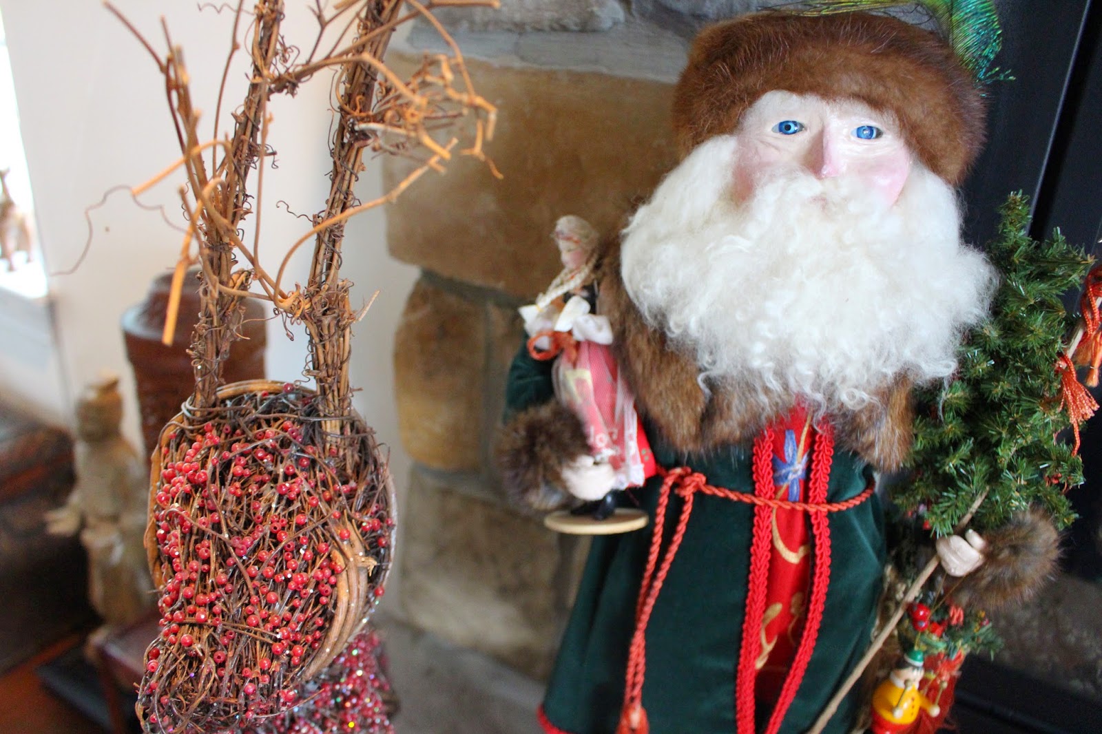 Designs by Pinky: Christmas Mantle and SANTA!!!