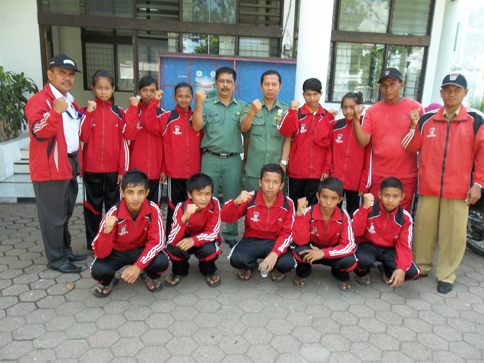 SMP NEGERI 34 PADANG: JUARA UMUM O2SN ATLETIK TINGKAT KOTA PADANG