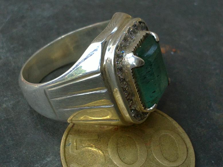 GREEN OBSIDIAN / Borneo Emerald | GEMSTONE | EMERALD | RUBY | SAFIR