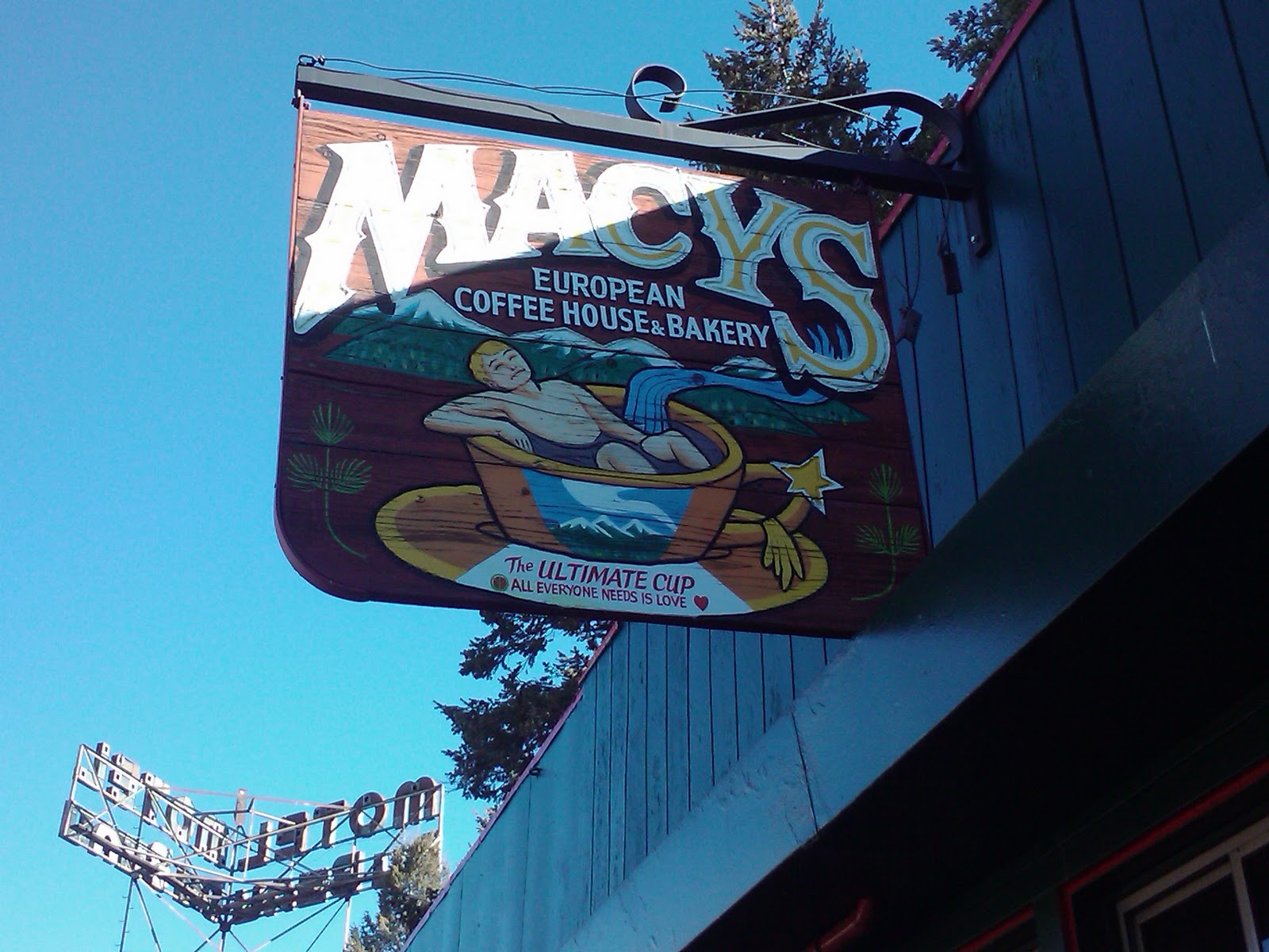 A Teaspoon of Curry: The best coffee house: Macys in Flagstaff, Arizona