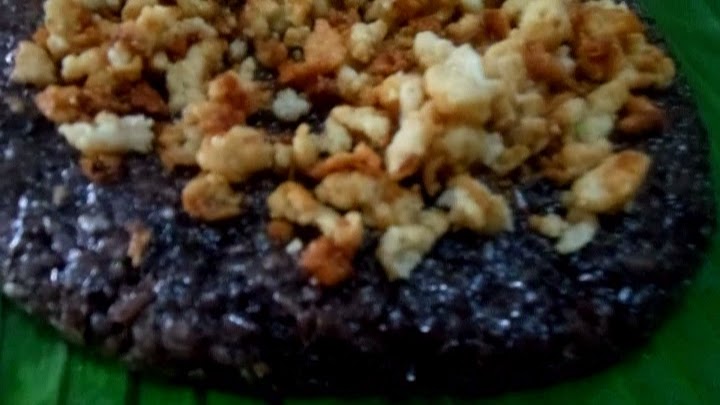 Tagalog Kitchen: How To make Rice Cake..Biko na Pirurutong