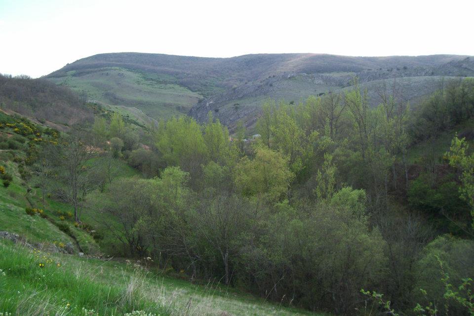 Cosas de León: RINCONES. PIEDRASECHA .ROMERÍA DE LA VIRGEN DEL MANADERO ...