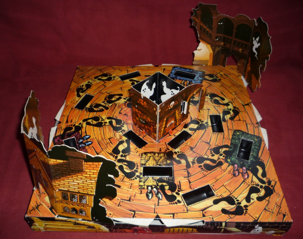 Wacky Comics!: Scream Inn Board Game!