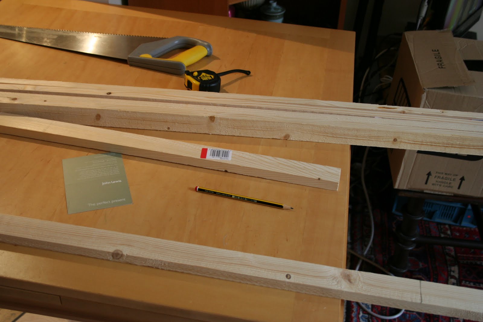 Chris Makes Things - aka. Lazy Crafternoons: Photo Booth Wall - Tutorial