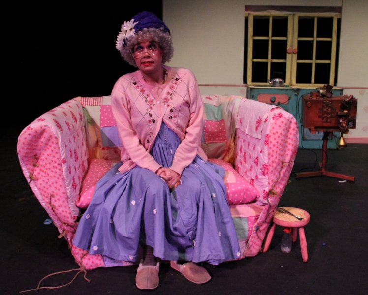 The Diary of a some day Theatre Designer: There was an Old Lady who ...