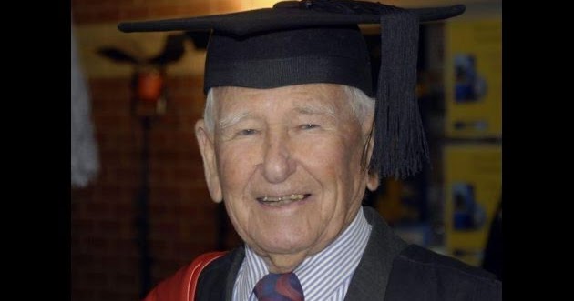 Allan Stewart de 97 años es el graduado universitario más viejo del mundo