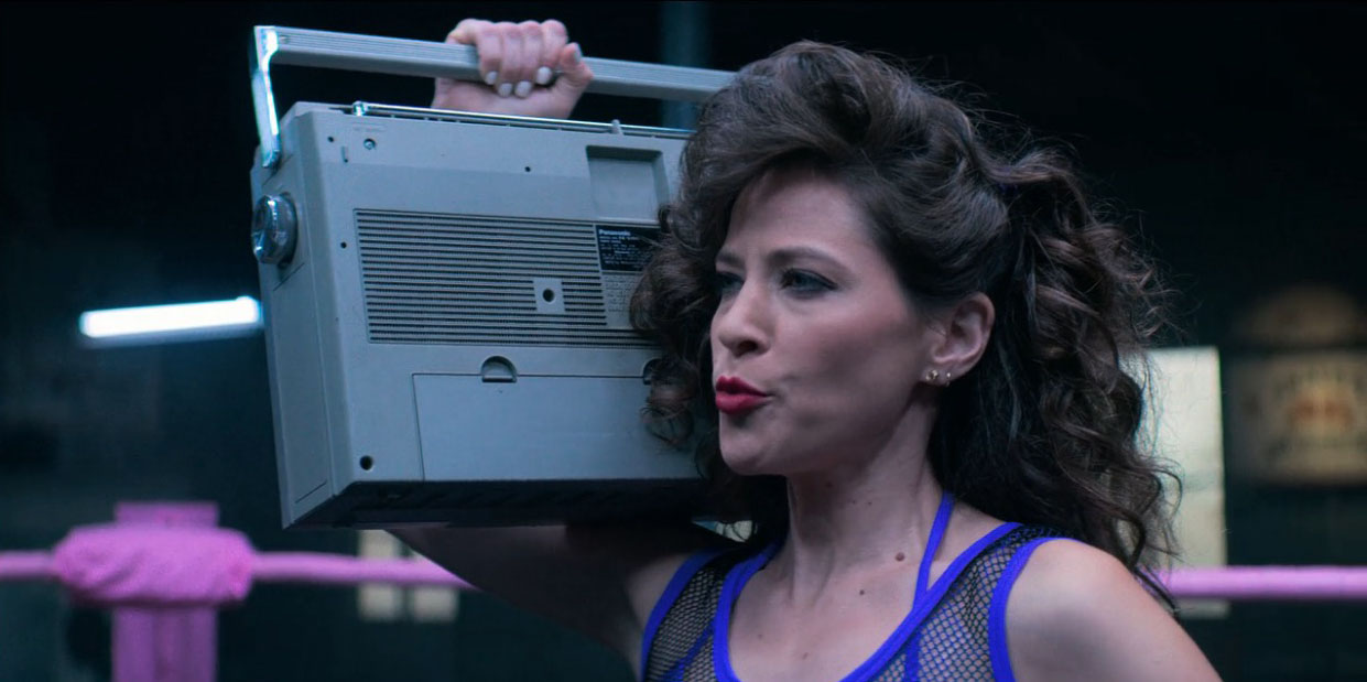 Sì, la seconda stagione di GLOW è bellissima quanto la prima (plus ...