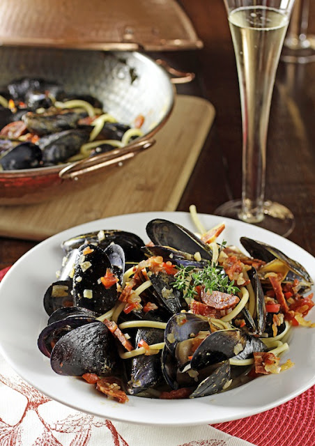 There's a Newf in My Soup!: French Fridays with Dorie: Mussels and ...