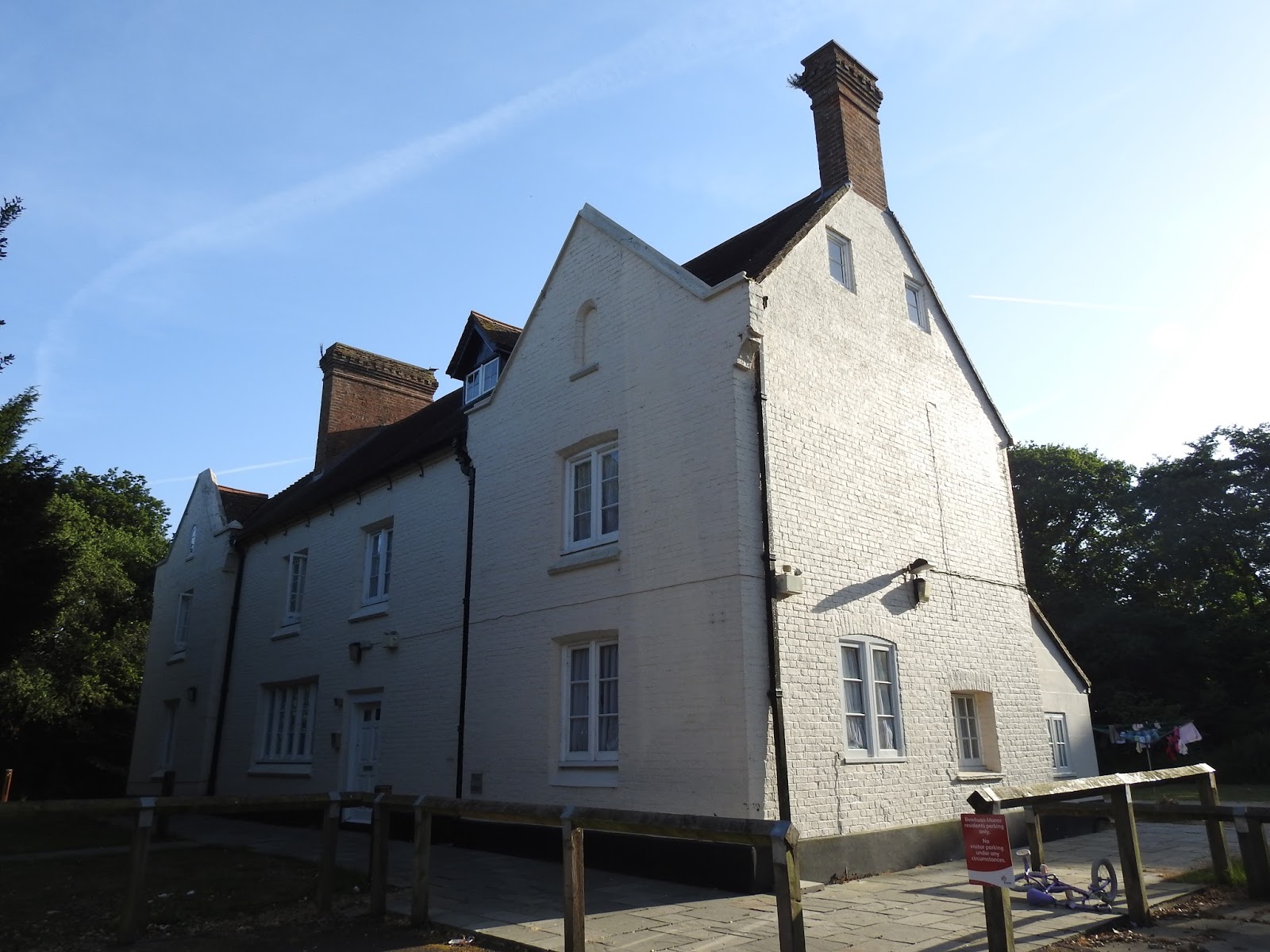 Crawley Old Town: ELEVEN PICTURES: Bewbush Manor