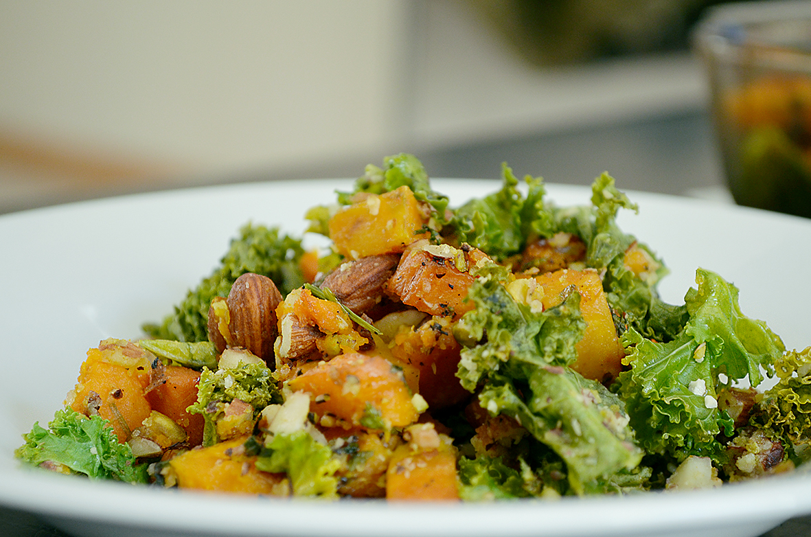 Calabaza asada con kale o col rizada. Receta saludable