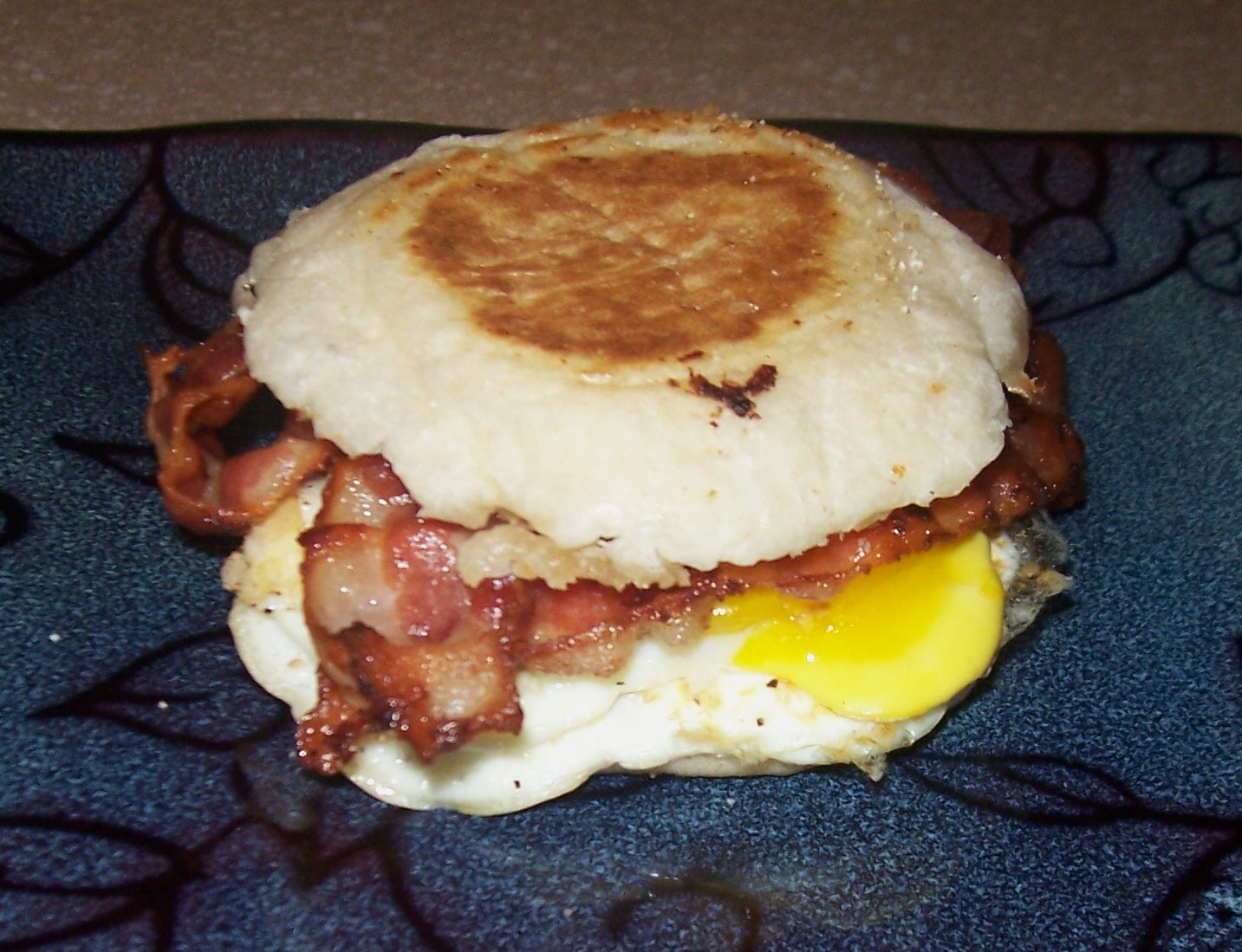 Mommy's Kitchen Creations: English Muffin Breakfast Sandwich