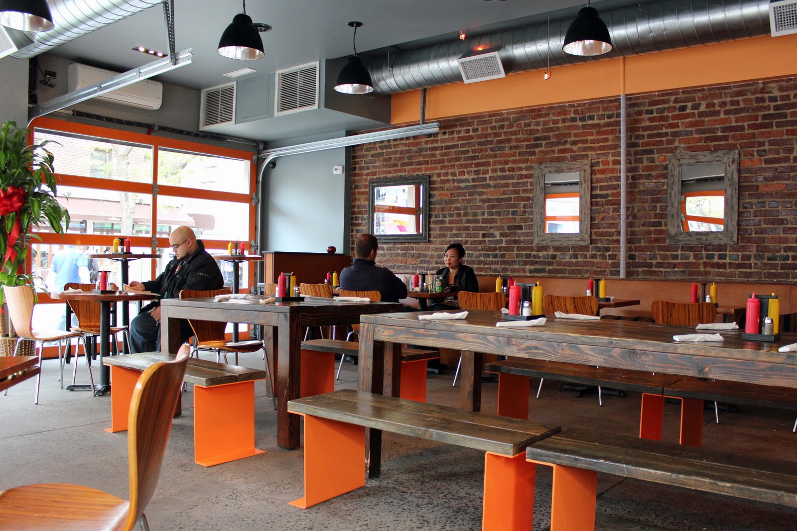 Amuse * Bouche: Burger-Club now in soft opening