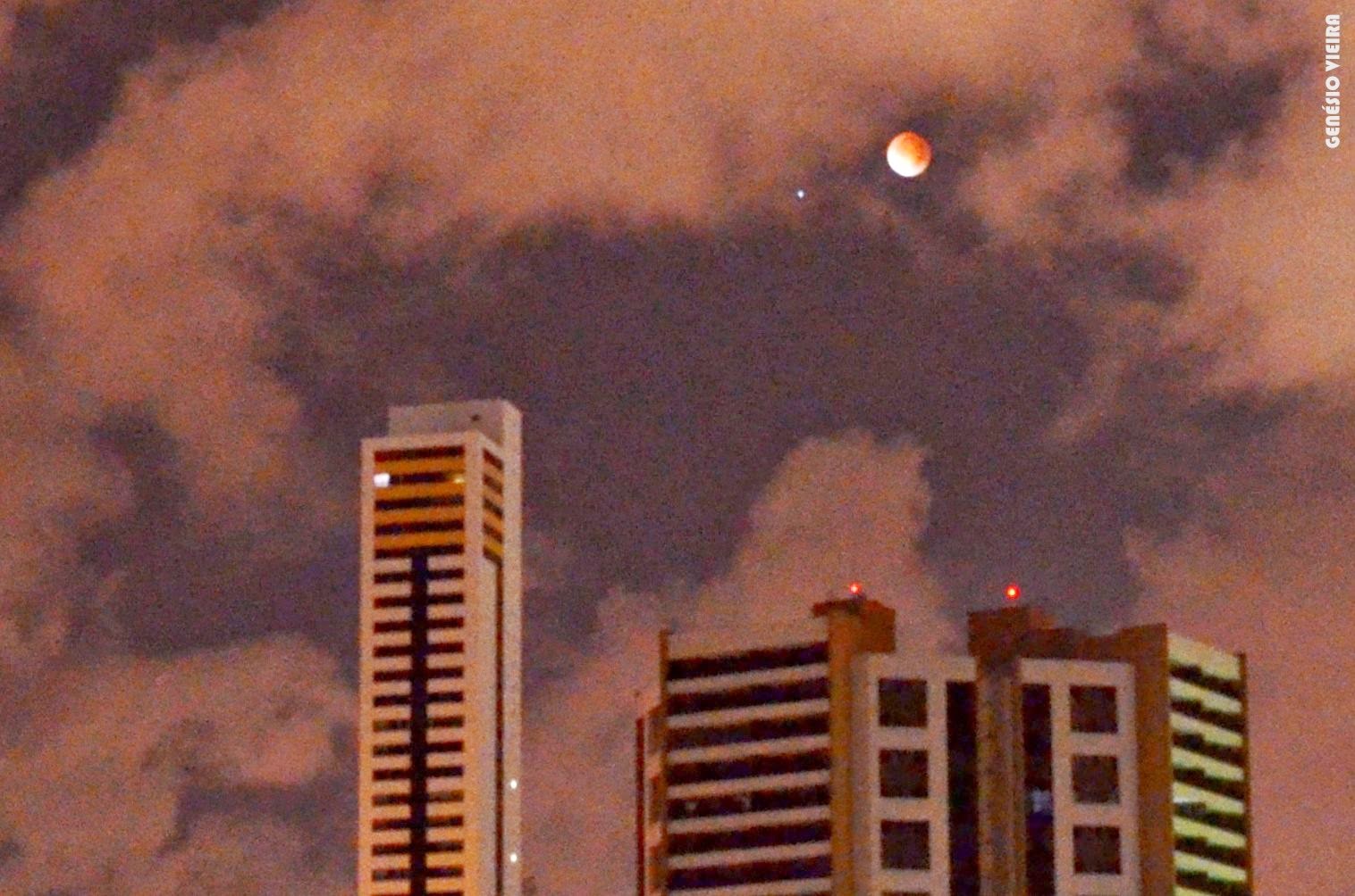 Lua sangrenta é vista pelo mundo; veja imagens do eclipse - Portal João ...