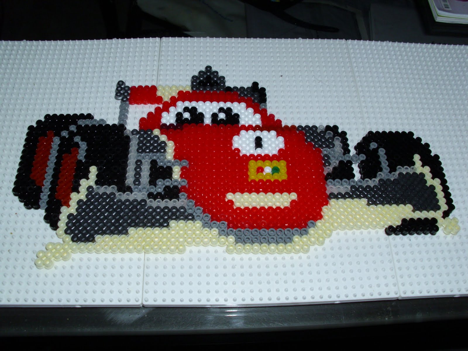 MEMEKAN: HAMA PERLER BEADS F1 DE LA PELI CARS