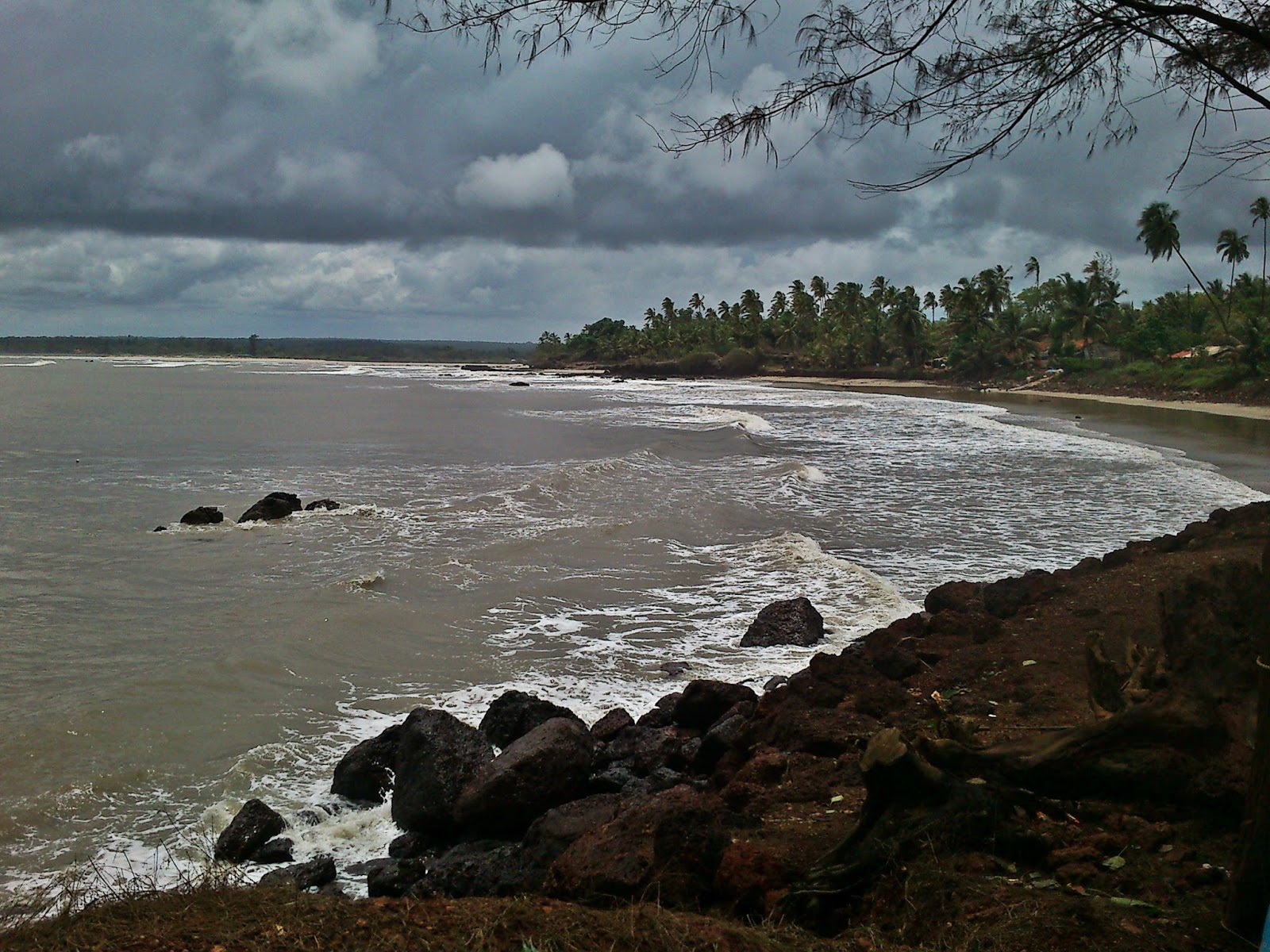 NIfISH tRAVELOGUES: Redi (Sindhudurg) : Places to See
