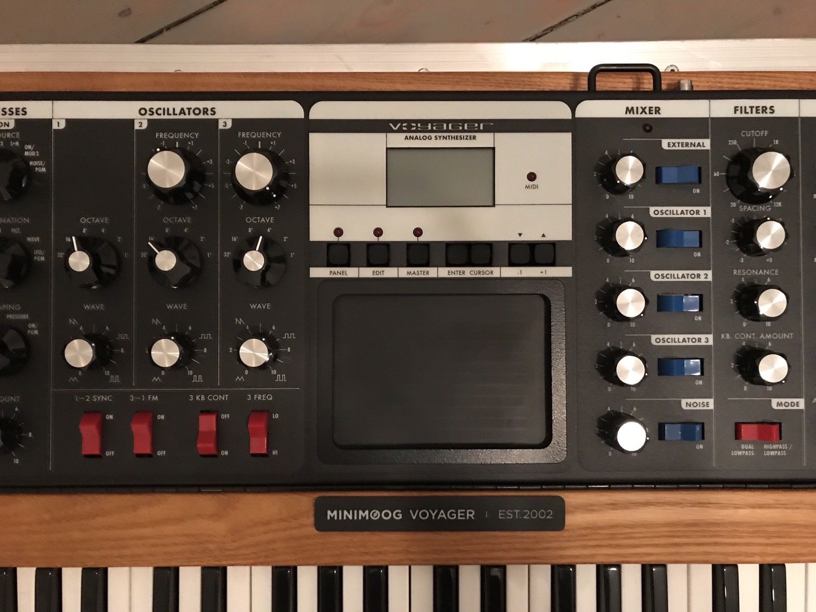 MATRIXSYNTH: Moog Voyager Synthesiser + VX-351 Expander + Full Flight ...