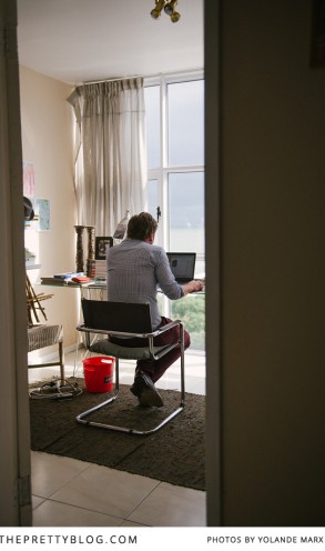 我們看到了。我們是生活@家。: 南非Strand的海岸公寓，建築師Eben Rall的家