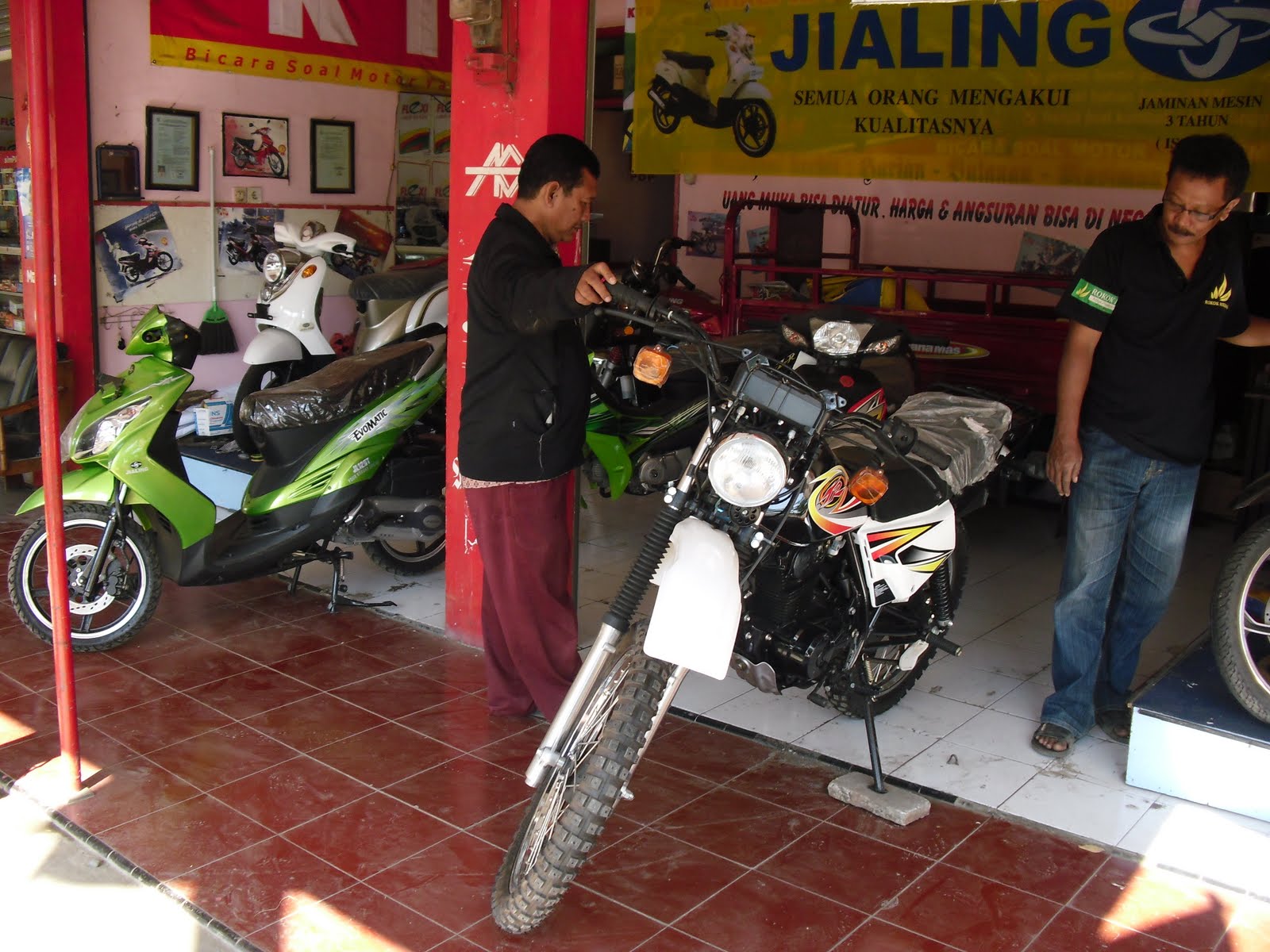 ANUGERAH MOTOR BESUK