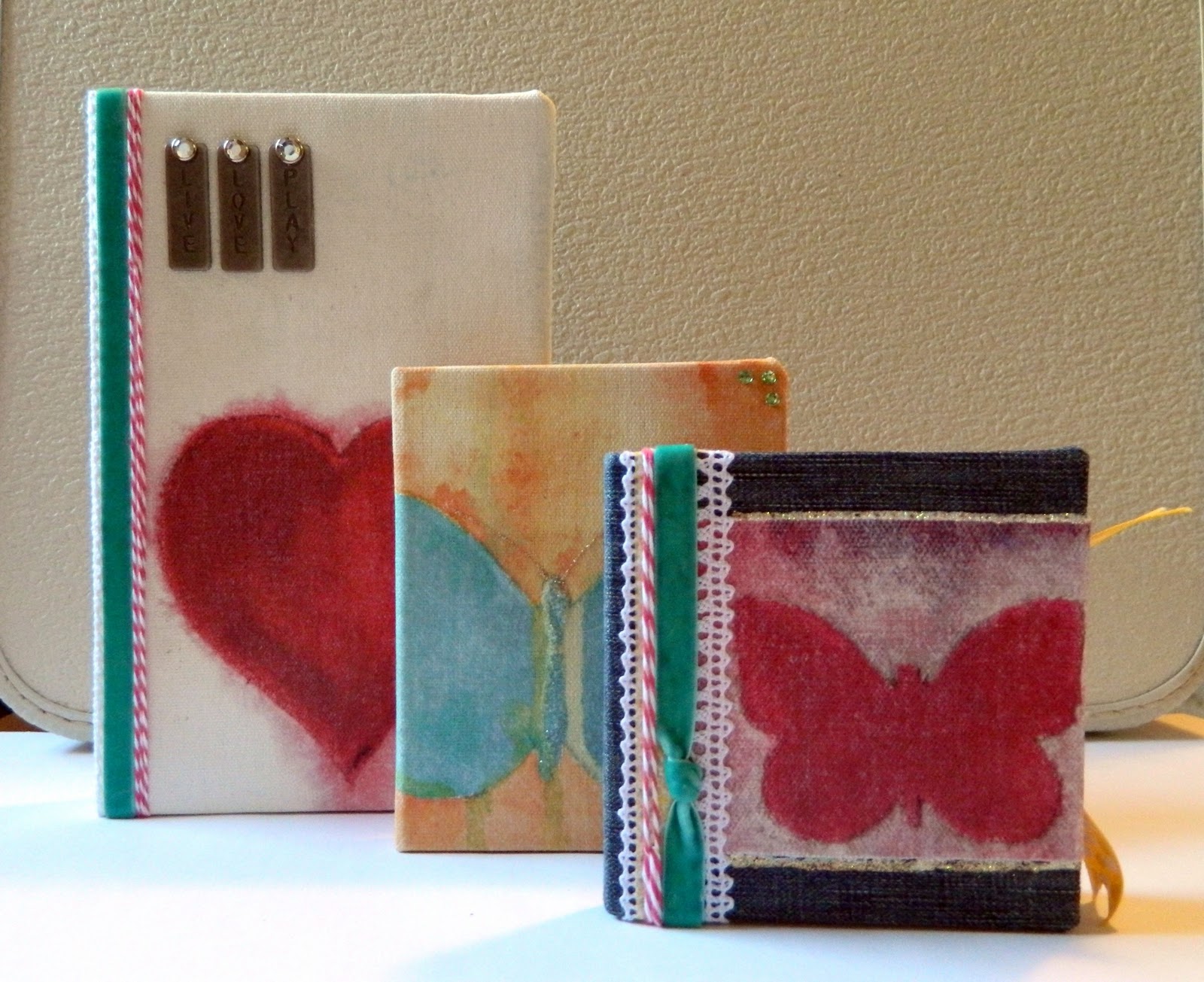 The Scrappy Tree: Stitched Notebooks Tutorial