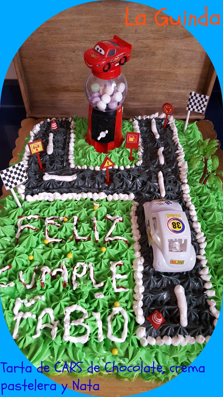 La Guinda: Tarta de Cars, Chocolate, Crema Pastelera y Nata