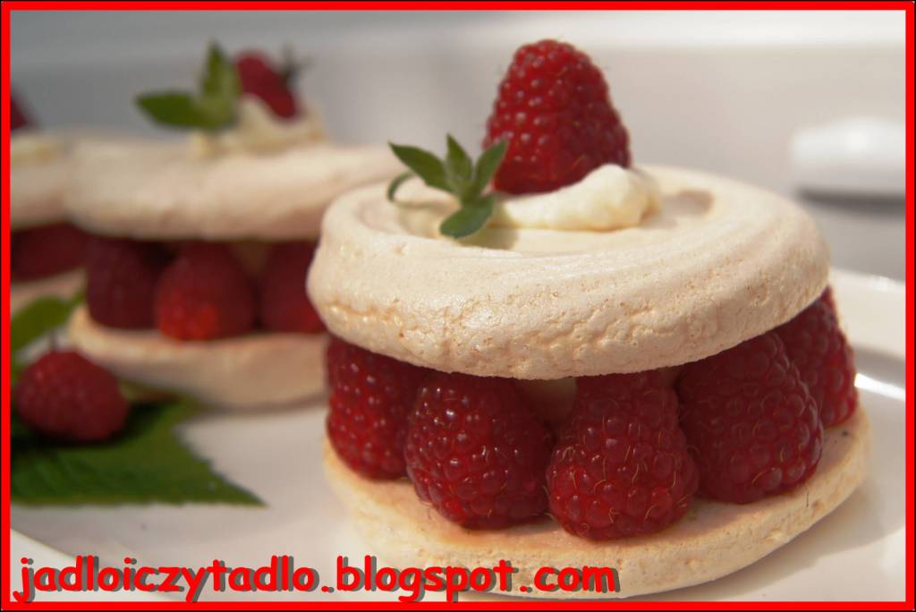 Jadło i czytadło: 8. Malinowe bezy