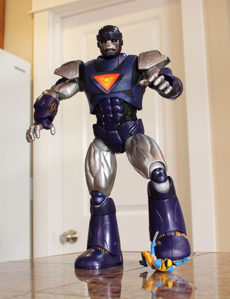 The Toy Museum: Marvel Universe 16" Sentinel - The Biggest Action Figure