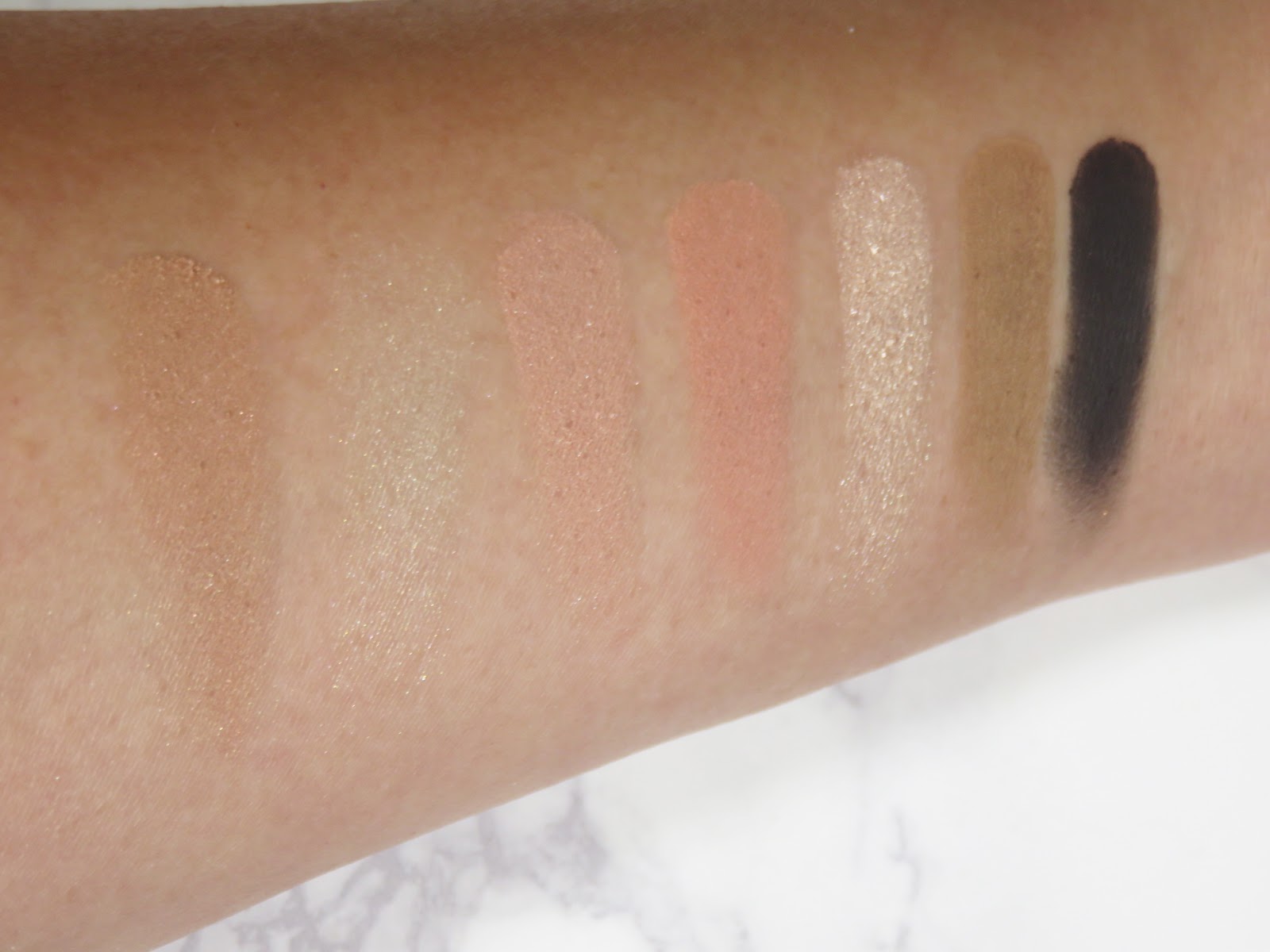 | Review | Charlotte Tilbury Instant Look in a Palette in Smokey Eye ...