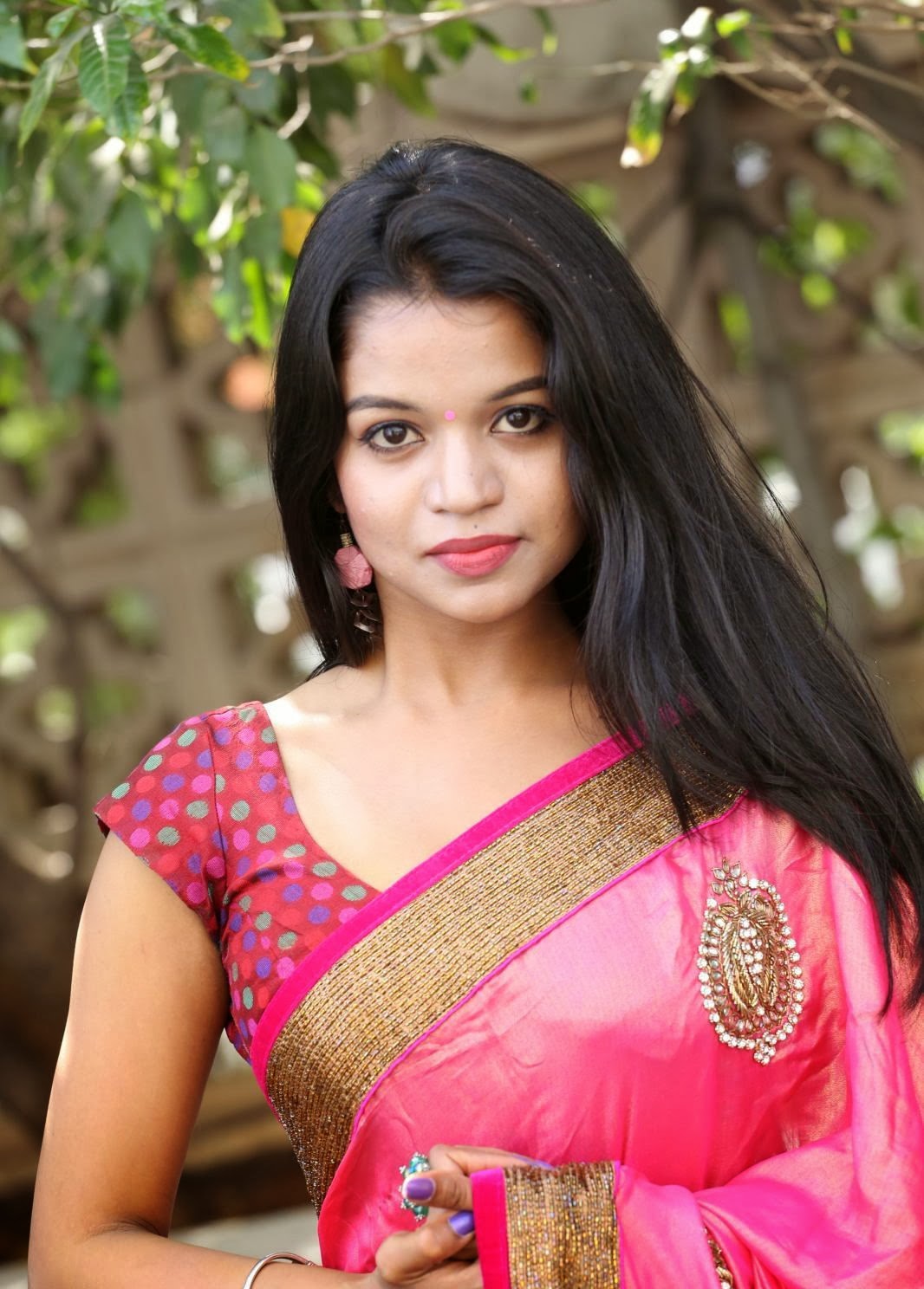 Na-adda: Bhavya sree Latest pics in saree