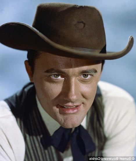 Un Indien Au Phare Ouest: Le dernier des 7 mercenaires a rengainé son Colt