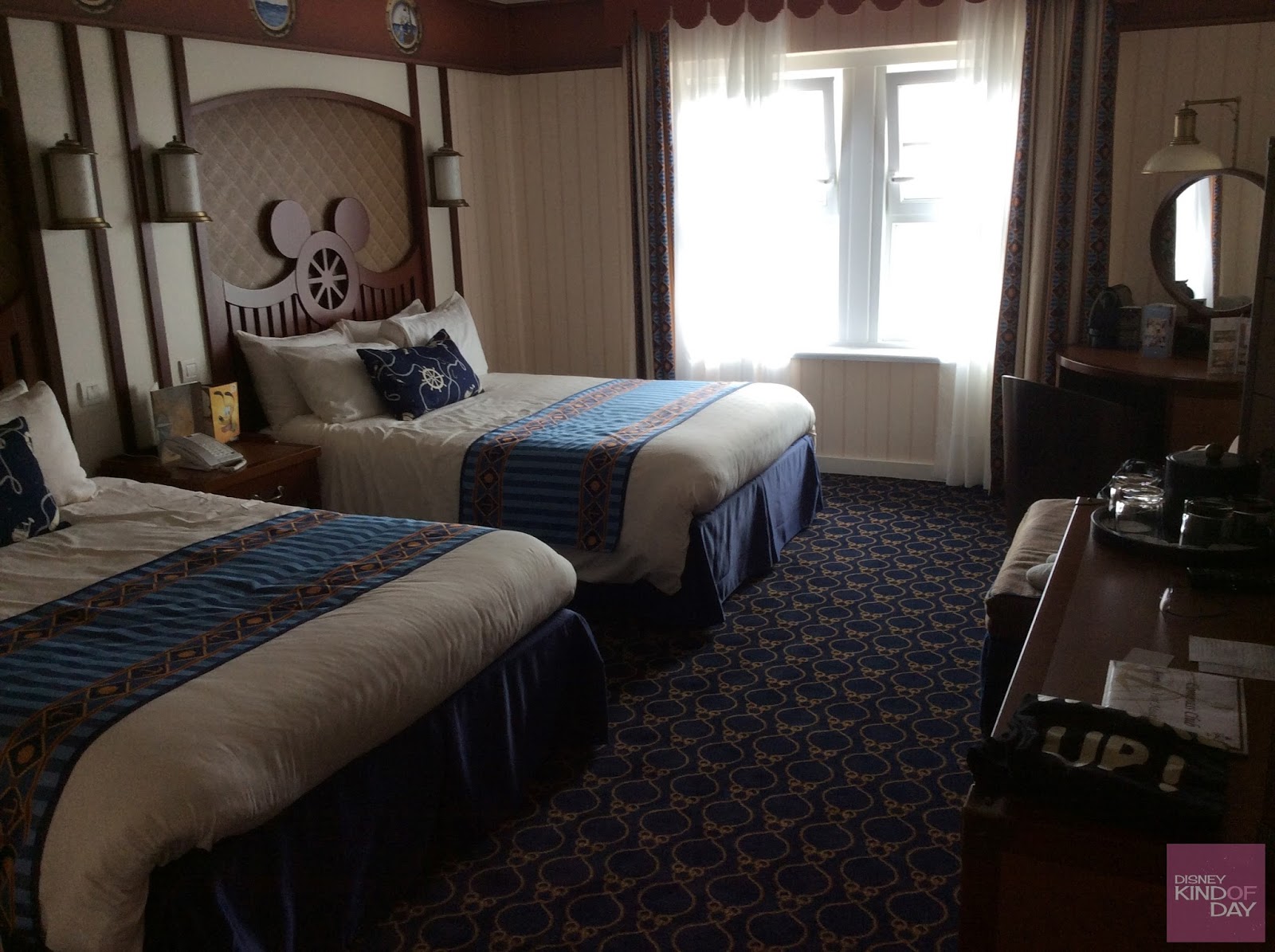 DISNEY KIND OF DAY: Hotel Review: Newport Bay Club - Compass Club