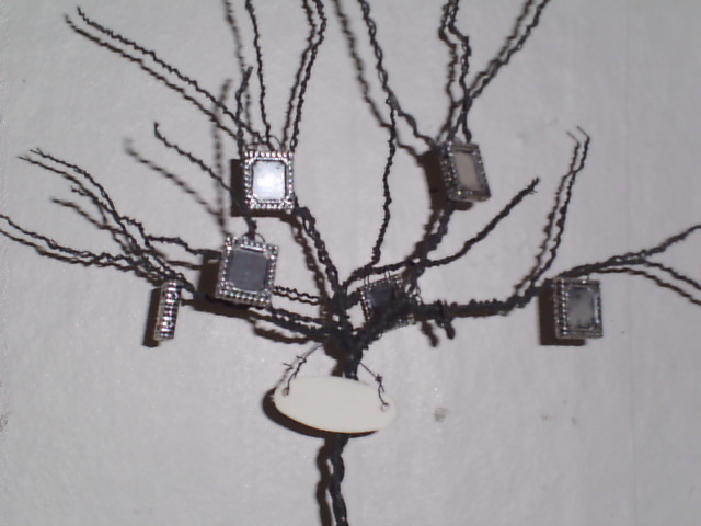 Full Circle Creations: Family tree with a wire twist...