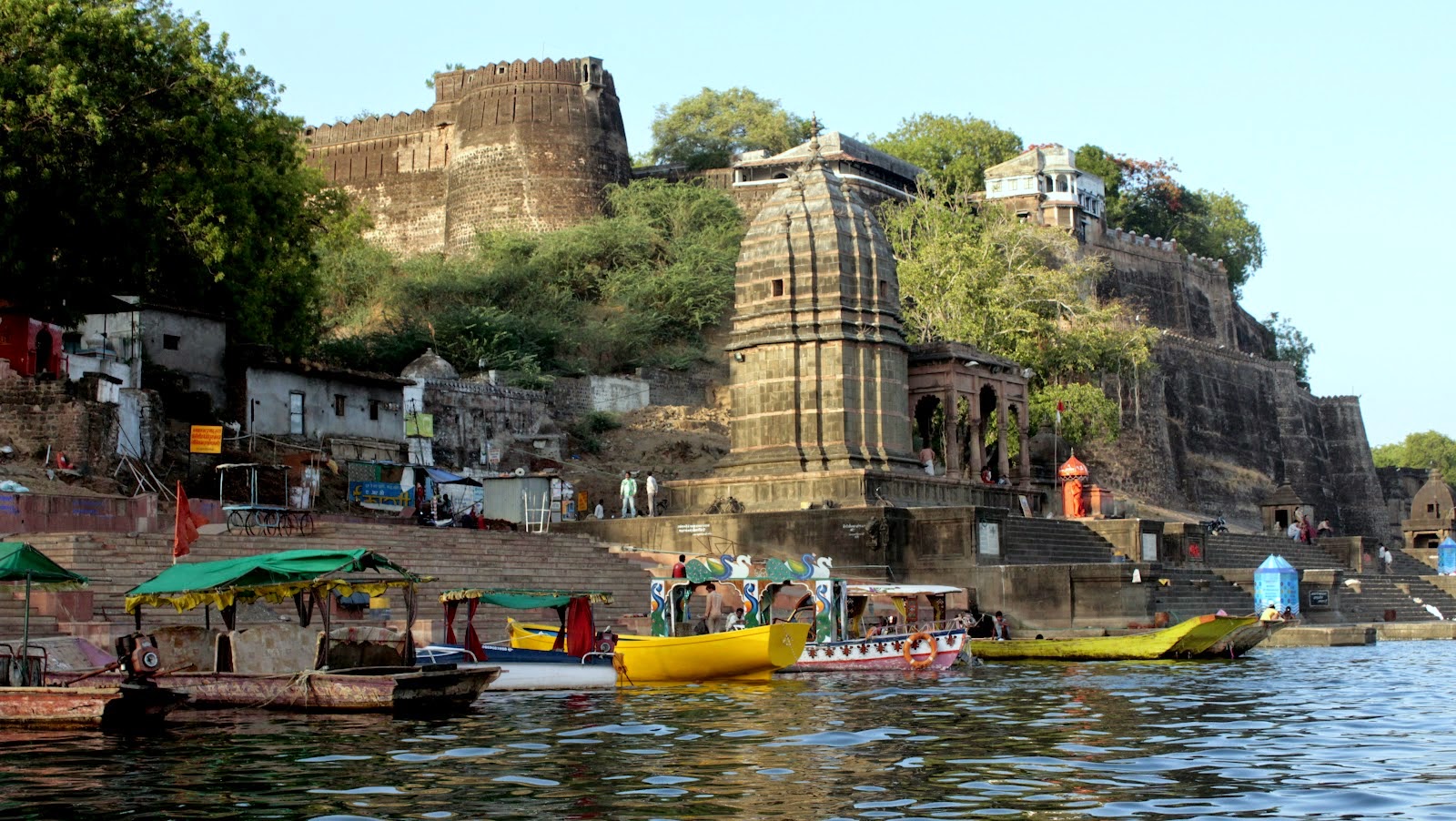 Agencia de Viajes India: Maheshwar: una ciudad llena de cultura