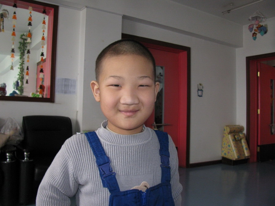 Bringing Home Holland: Available children with dwarfism