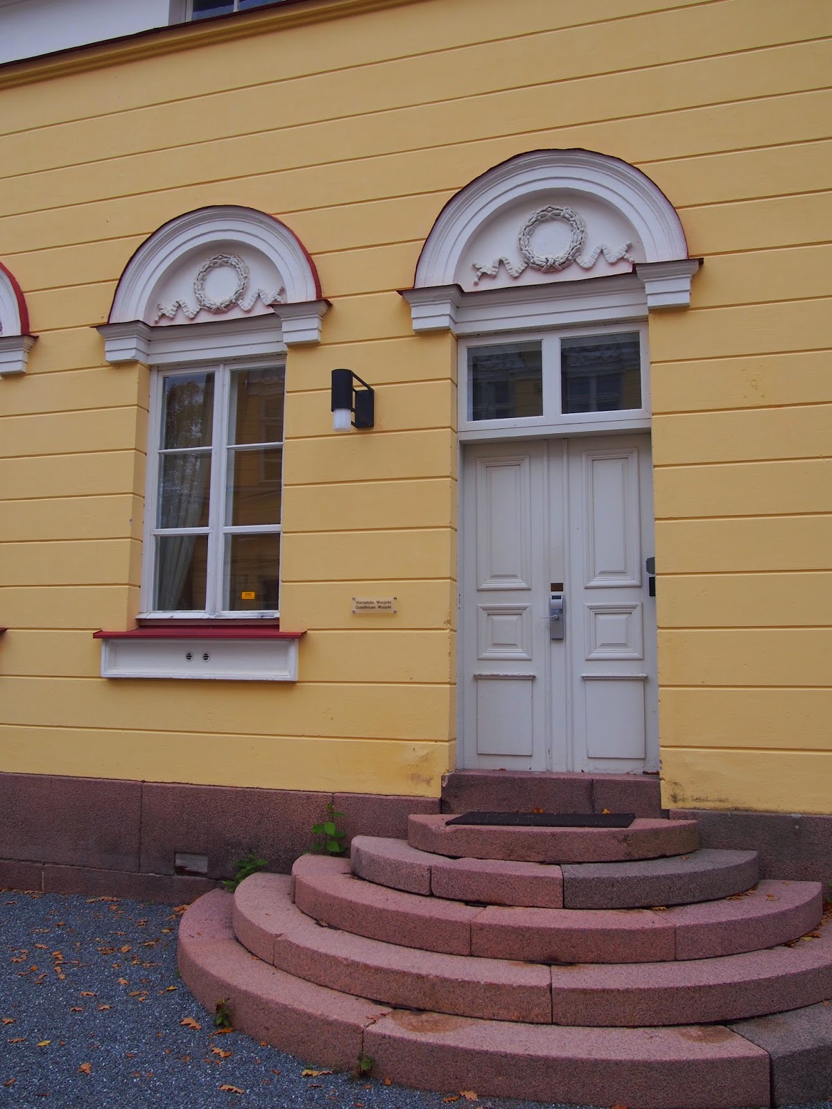 Pikkupioni: VUOJOEN KARTANO