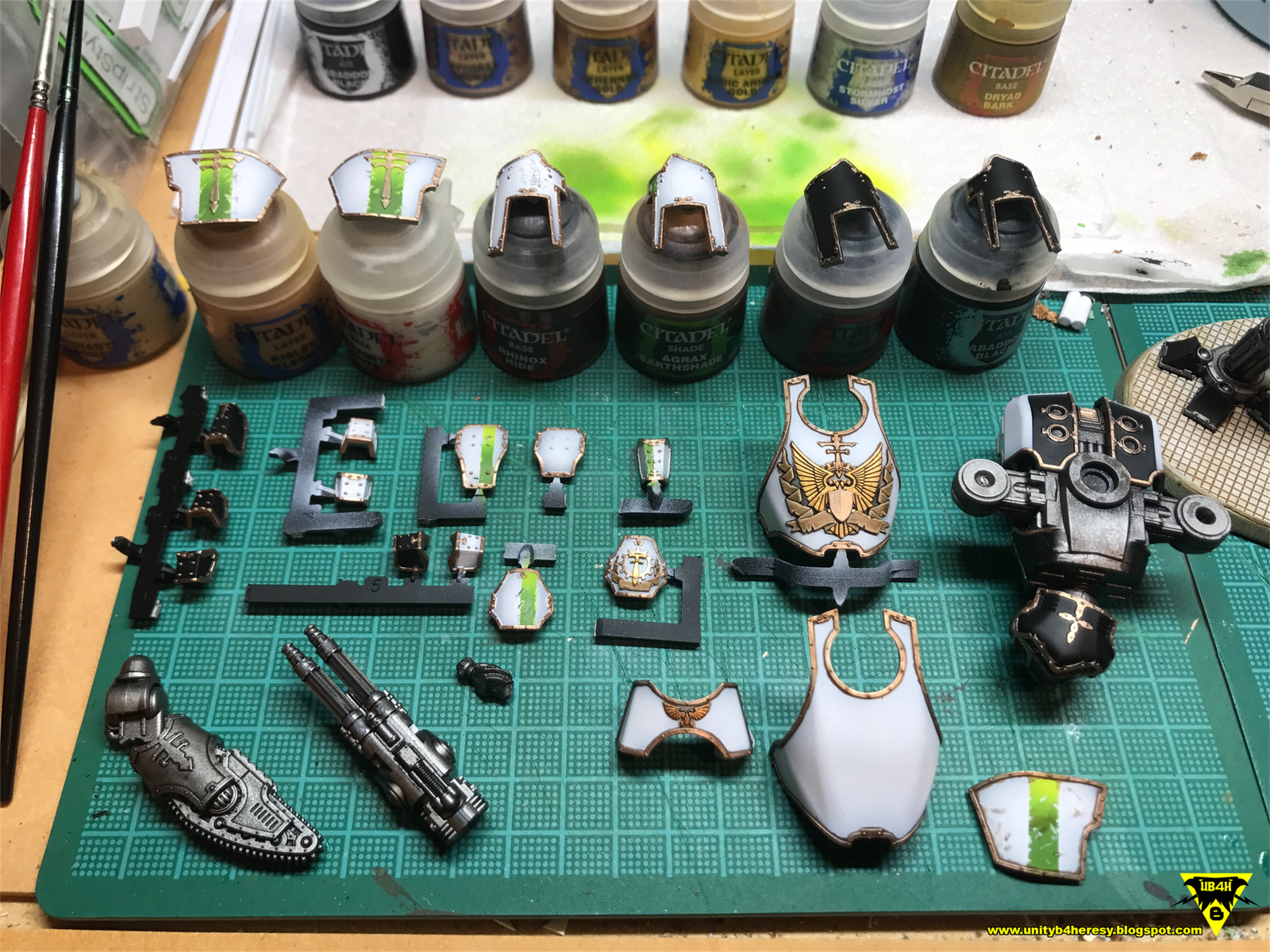 Adeptus Titanicus - Legio Defensor Titan Build and Paint.